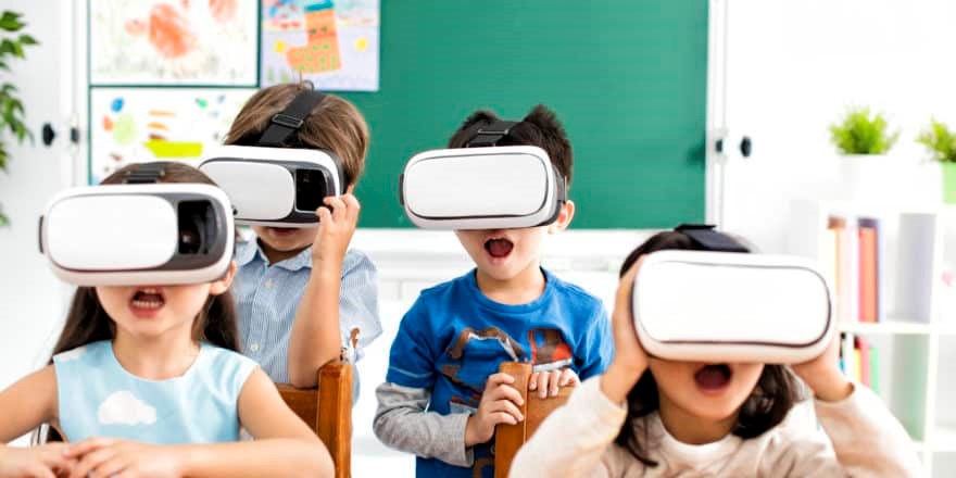 Augmented Reality and Virtual Reality in School Education - eLearning